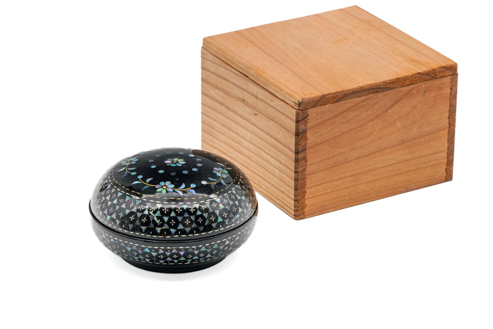 Japanese Kogo - Lacquer Raden Mother of Pearl Incense Container – Tezumi
